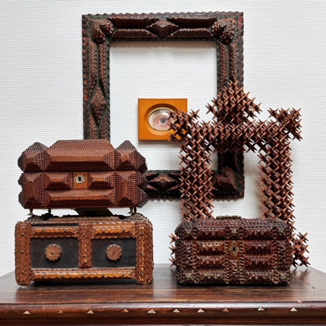 TRAMP ART – Vintage Art Room